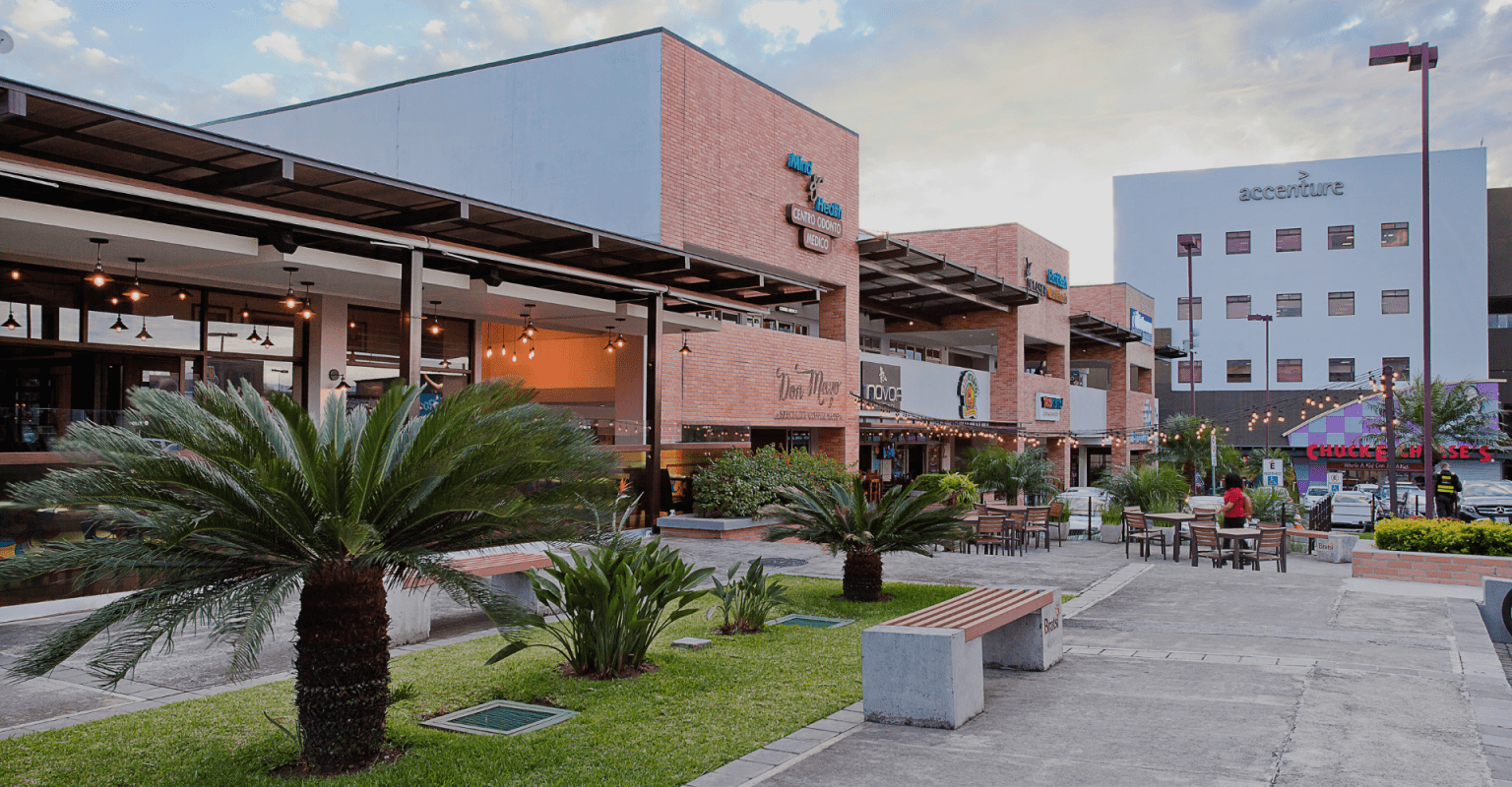 Plaza Bratsi Heredia | Ideal para disfrutar en familia